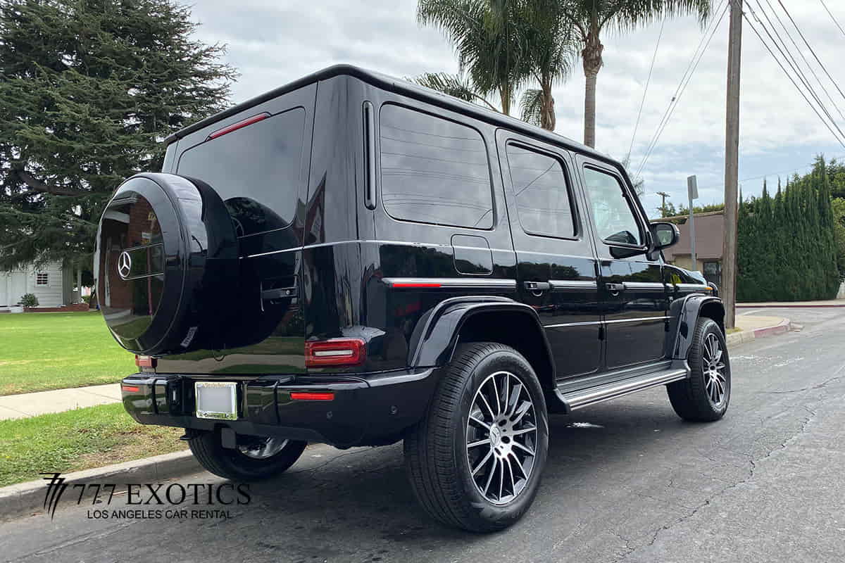 Comparing the Mercedes AMG G63 and Mercedes Benz G550 - 777 Exotics ...